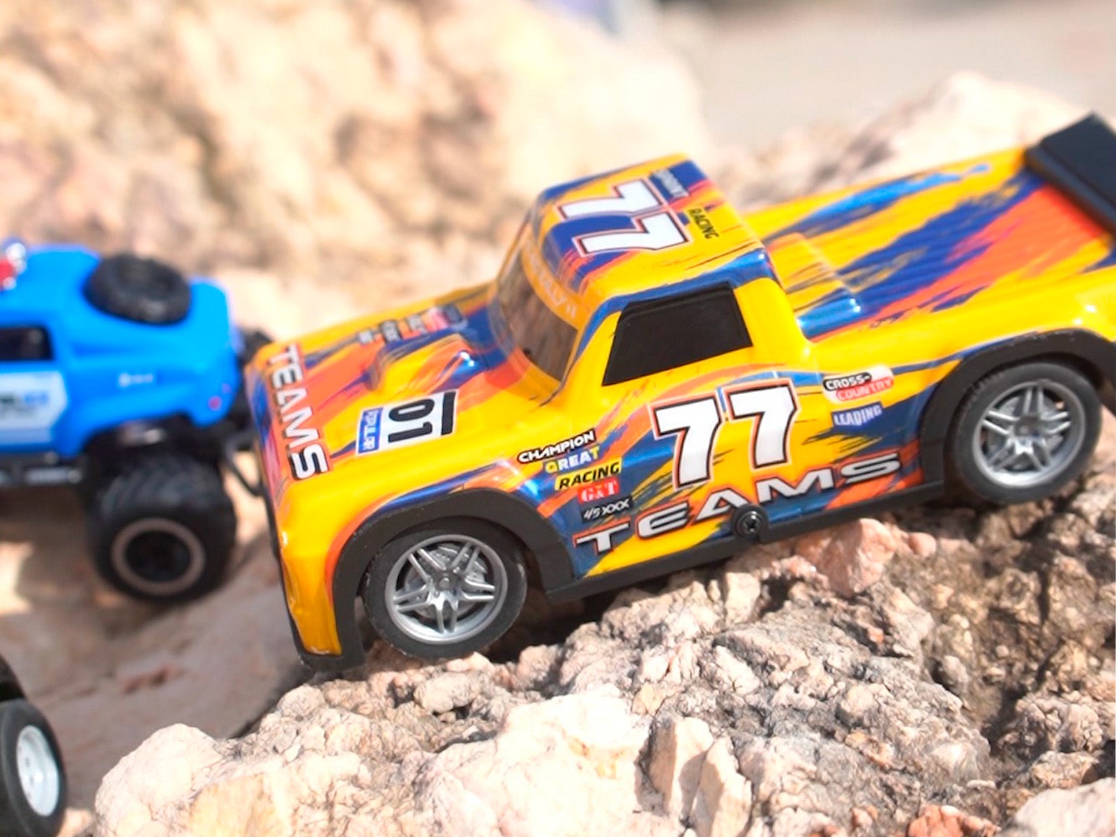 Rc car yellow racing car | Ale-Hop