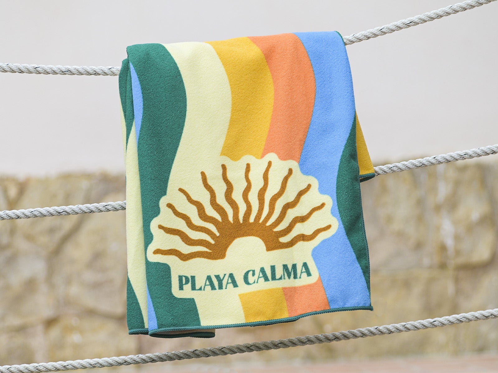 Double towel calm beach | Ale-Hop